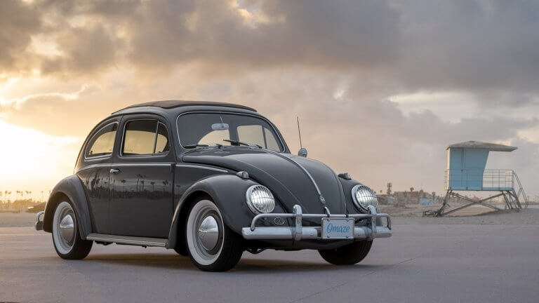 Laimē 1958. gada VW vabolīti ar Tesla baterijām – Uzlādēts