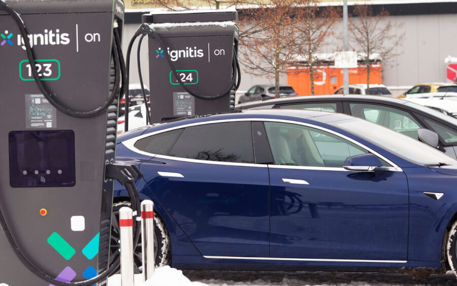 “Ignitis Latvija” izveidos uzlādes staciju pie “Rīga Plaza”