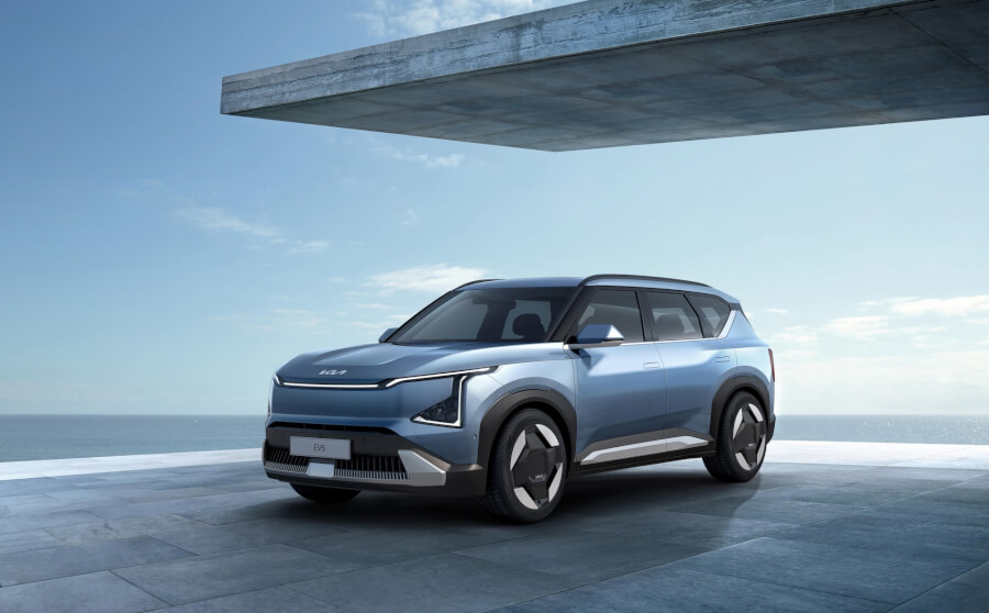 Kia prezentē EV5 un divus konceptauto – Uzlādēts